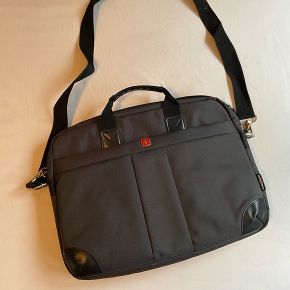 SwissGear | Accessories | 5 Quick Sale Swiss Gear Laptop Bag | Poshmark